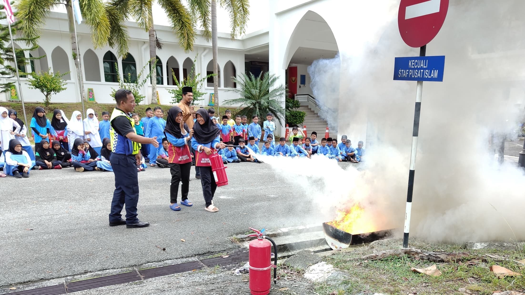 Latihan kebakaran hindar risiko bahaya api – UUM TODAY
