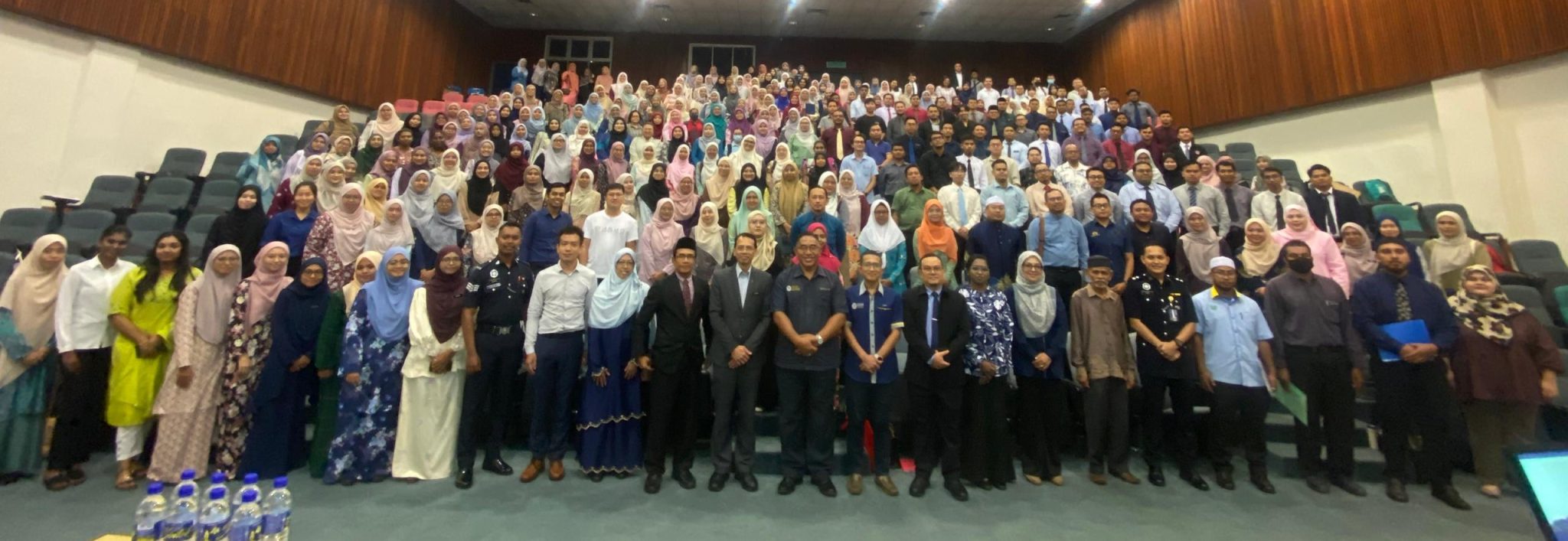 UUM CAS welcomes 306 postgraduate students for the first trimester of ...