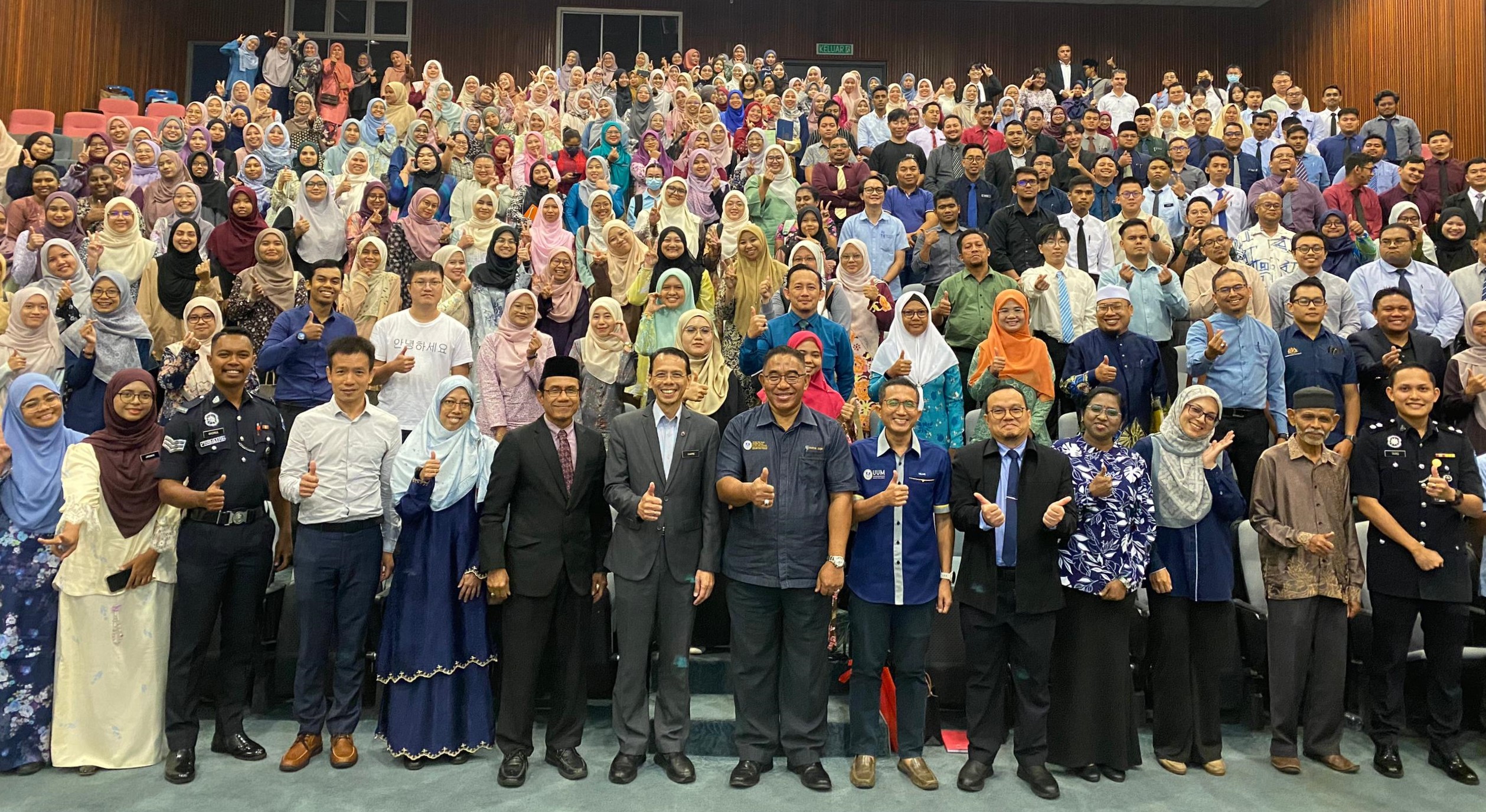 UUM CAS welcomes 306 postgraduate students for the first trimester of ...