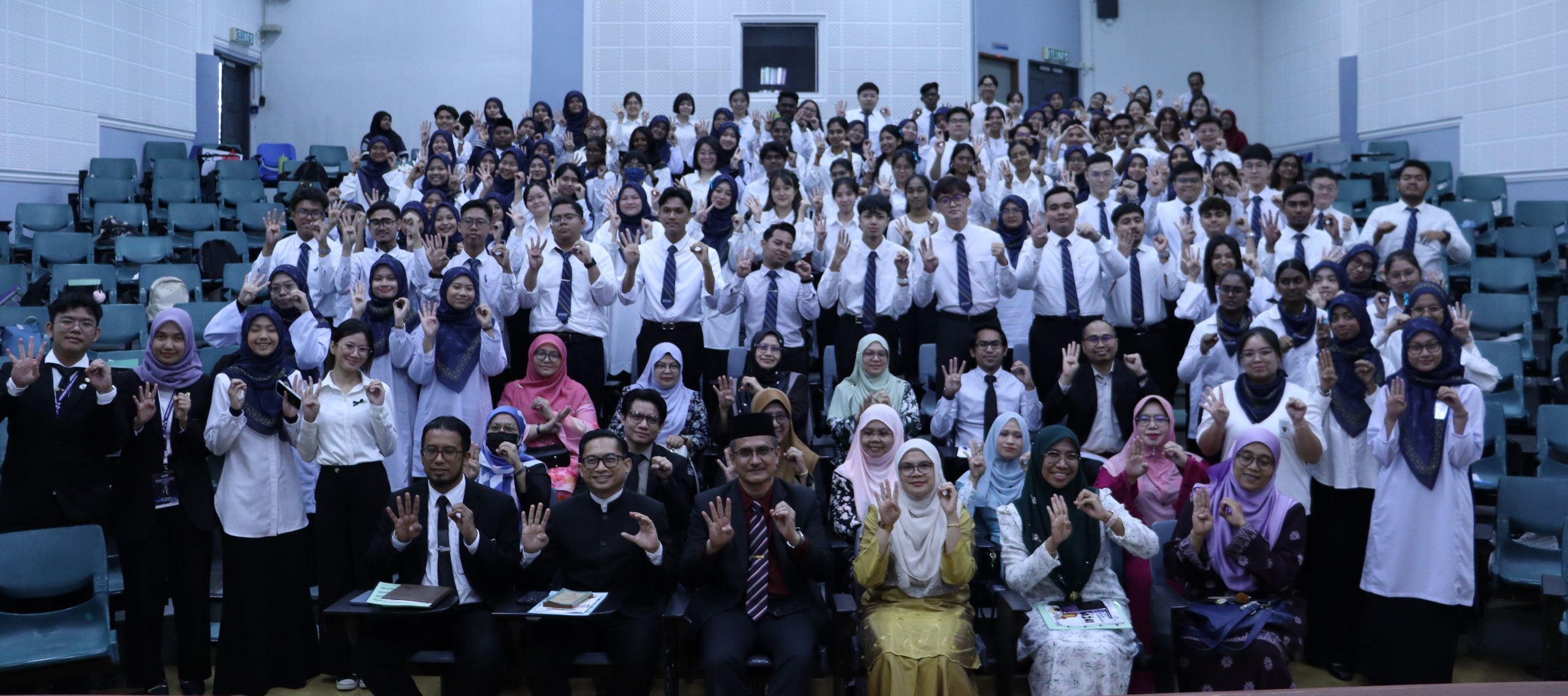 Pelajar baharu SOL teruja dalam Slot Kembara Ilmu – UUM TODAY