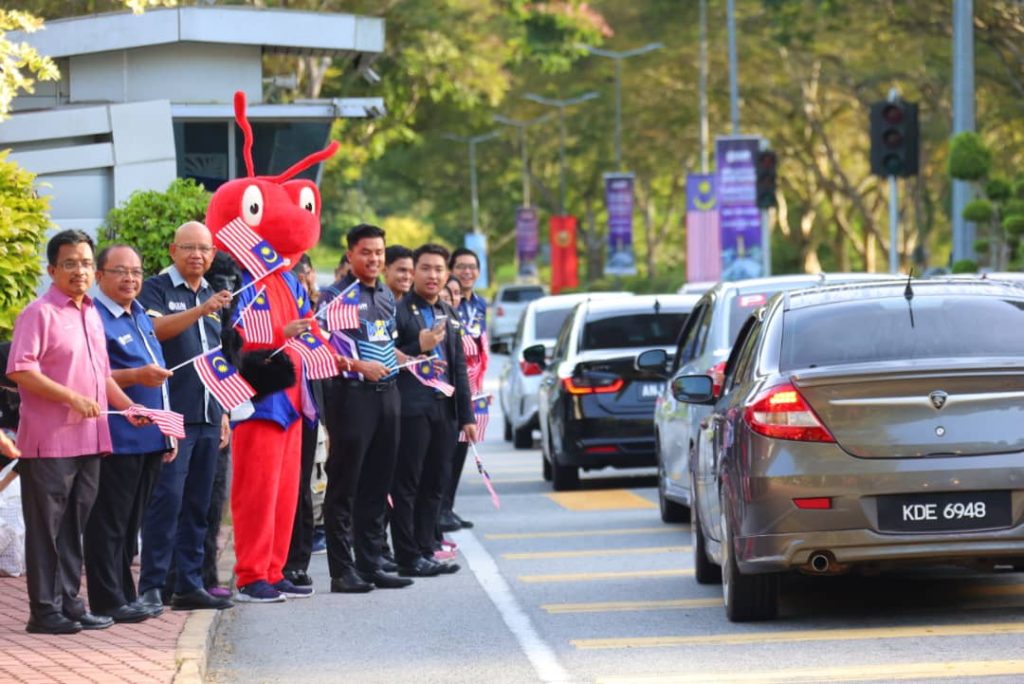 UUM Welcomes 4,195 New Students – UUM TODAY