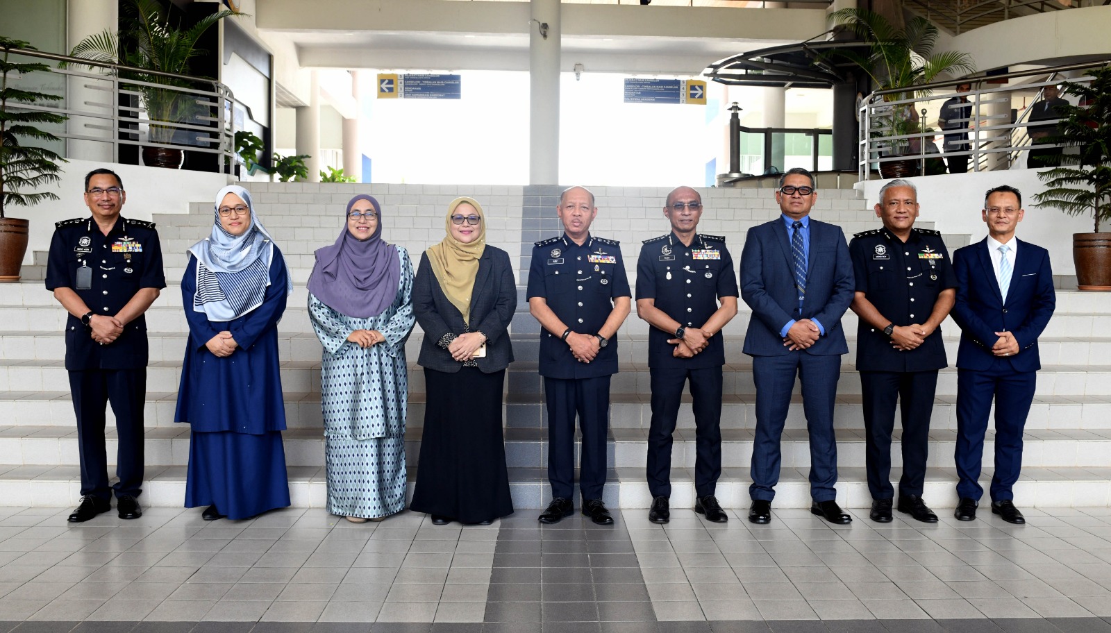 Courtesy Visit by the Director of the PDRM Management Department – UUM ...