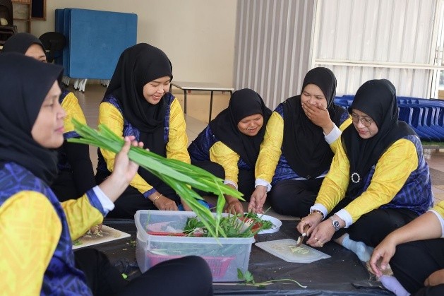 Inasis Bank Rakyat santuni pelajar pascasiswazah dan komuniti setempat ...