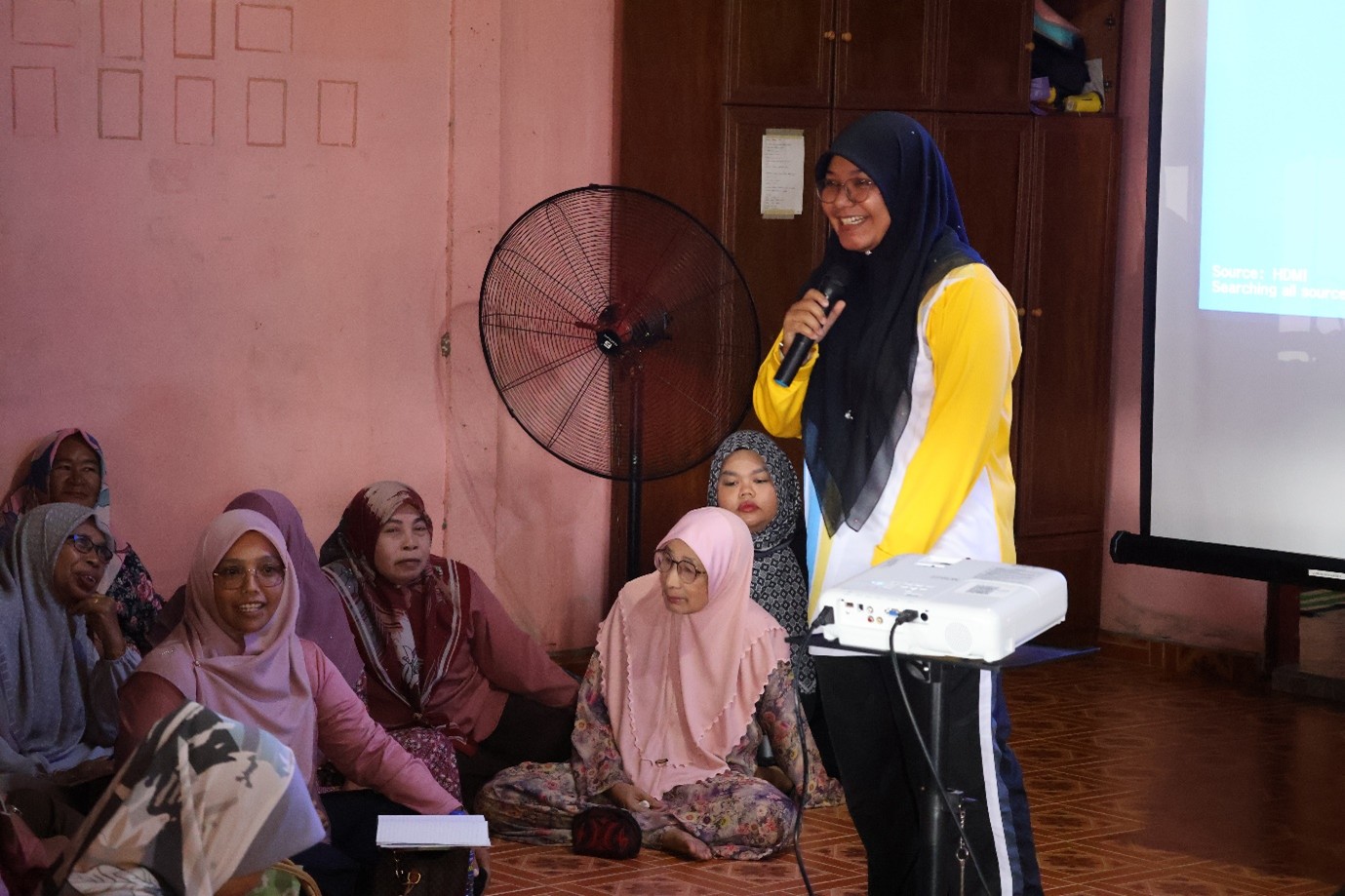 OYAGSB empowers women entrepreneurs through Knowledge Transfer Program in Kampung Bukit Teriak ...