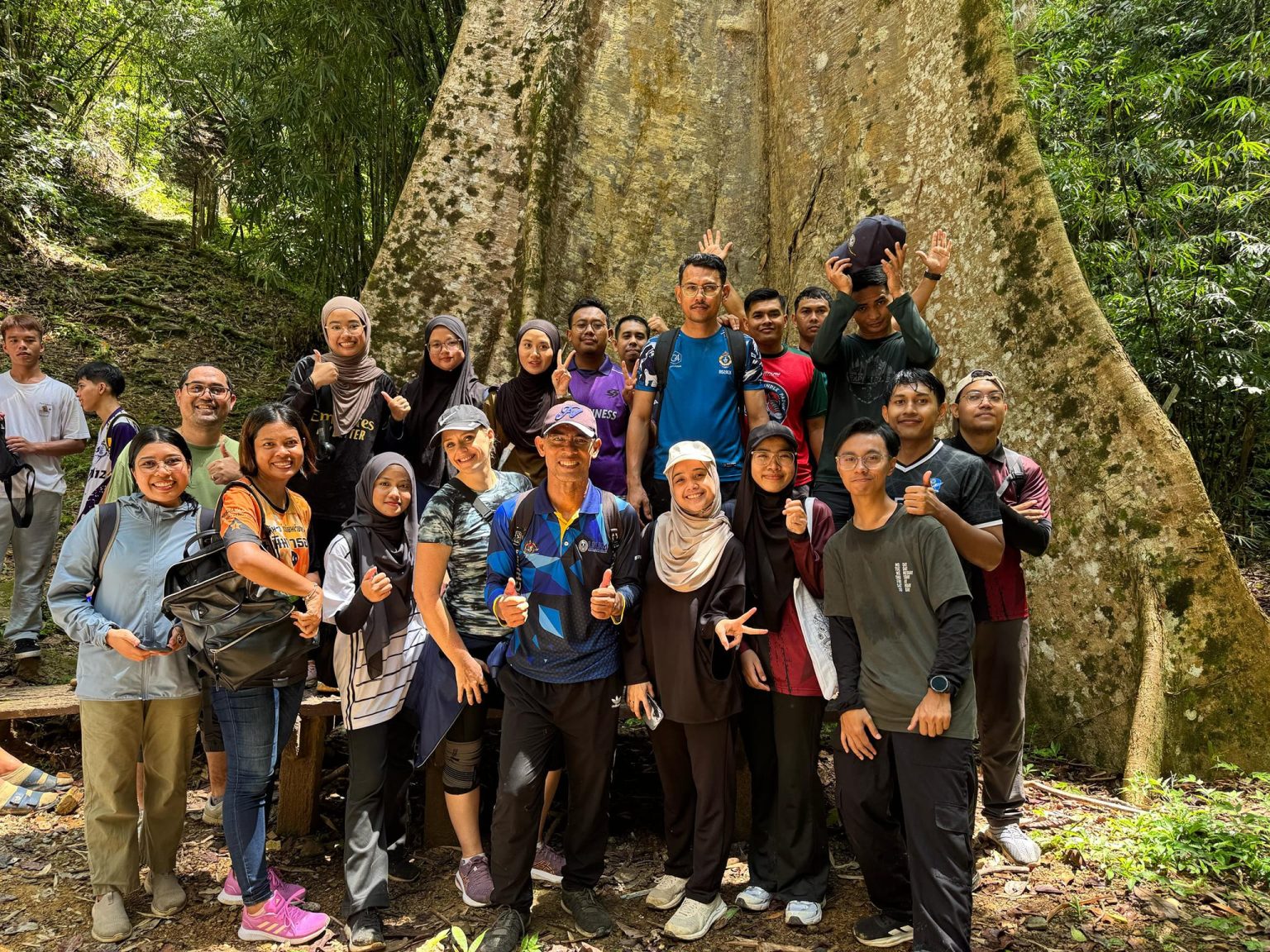 Back to Nature: Peserta SEFB Summer School jelajah hutan Sintok – UUM TODAY