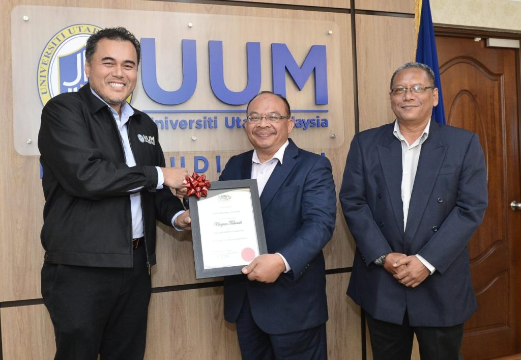 UUM Retains Self- Accreditation Status, Wins Two Emerald Publishing ...