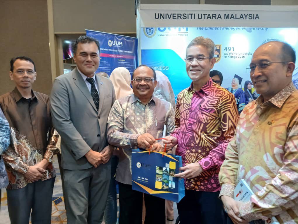 UUM perkukuh jalinan antarabangsa di Majlis Perasmian Program Ayuh ...