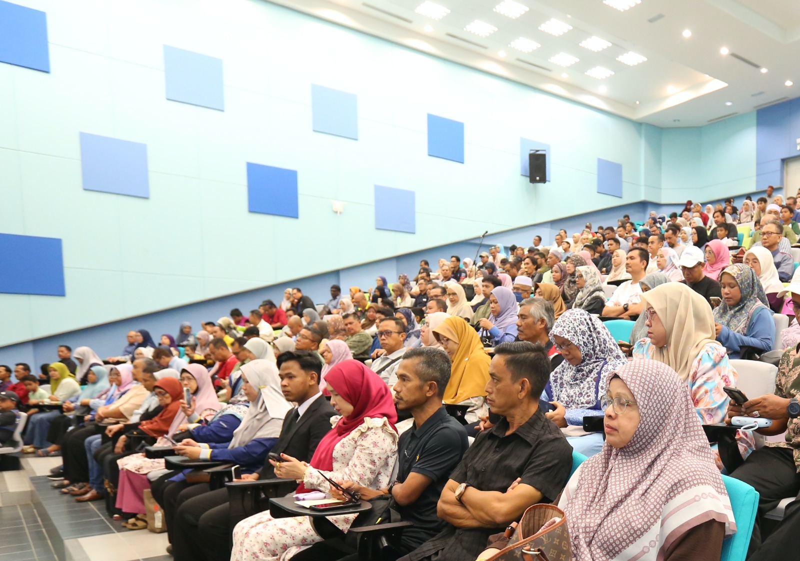 255 pelajar baharu Asasi Pengurusan daftar jadi keluarga besar UUM ...