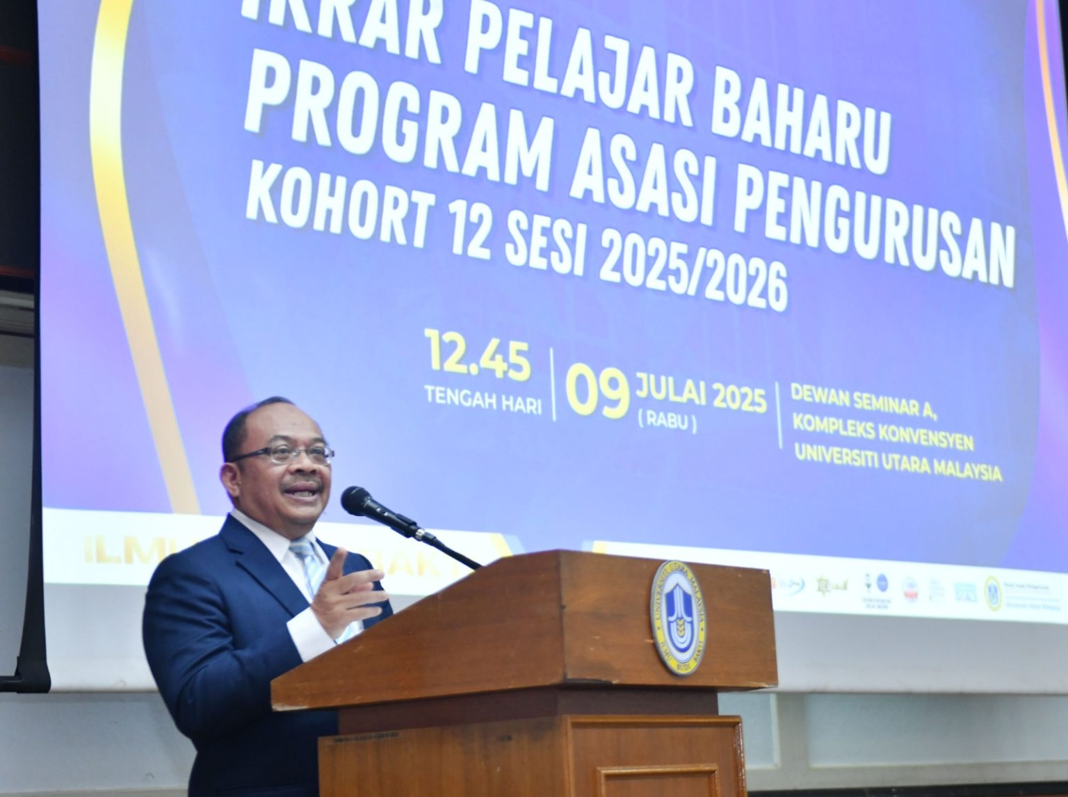 Naib Canselor cabar pelajar baharu asasi UUM capai PMS 3.50 – UUM TODAY