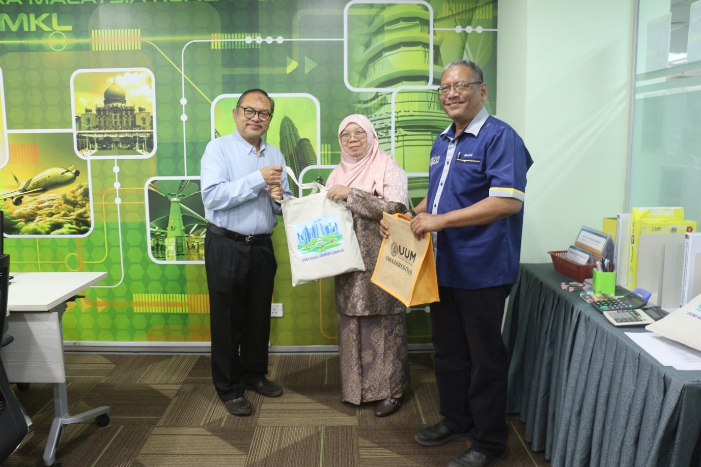 Audit akreditasi penuh bagi dua program Sarjana Undang-undang di UUMKL ...