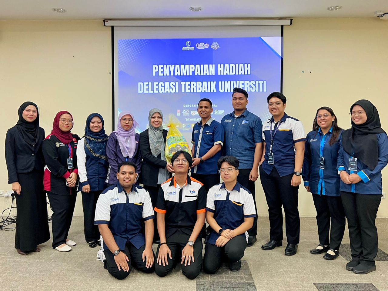 UUM rangkul gelaran delegasi terbaik, pelajar dinobat pembahas terbaik ...