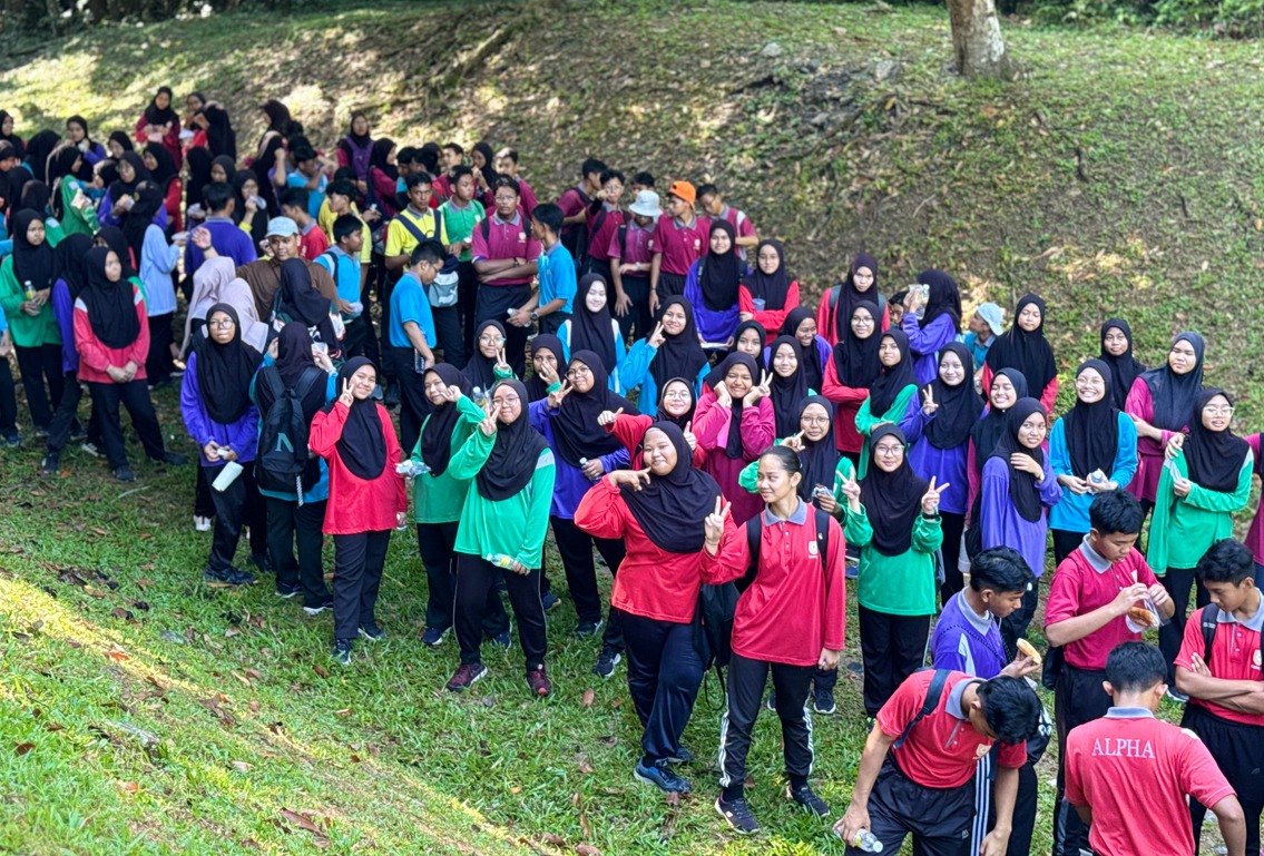 UUM LEADS dan STHEM perkasa kepimpinan murid melalui kursus ...