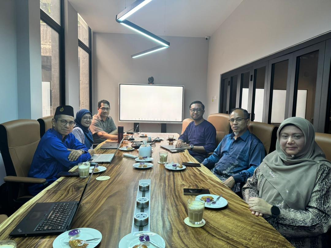 Rifhan Teknologi hulur sumbangan wakalah zakat dan komputer riba kepada ...