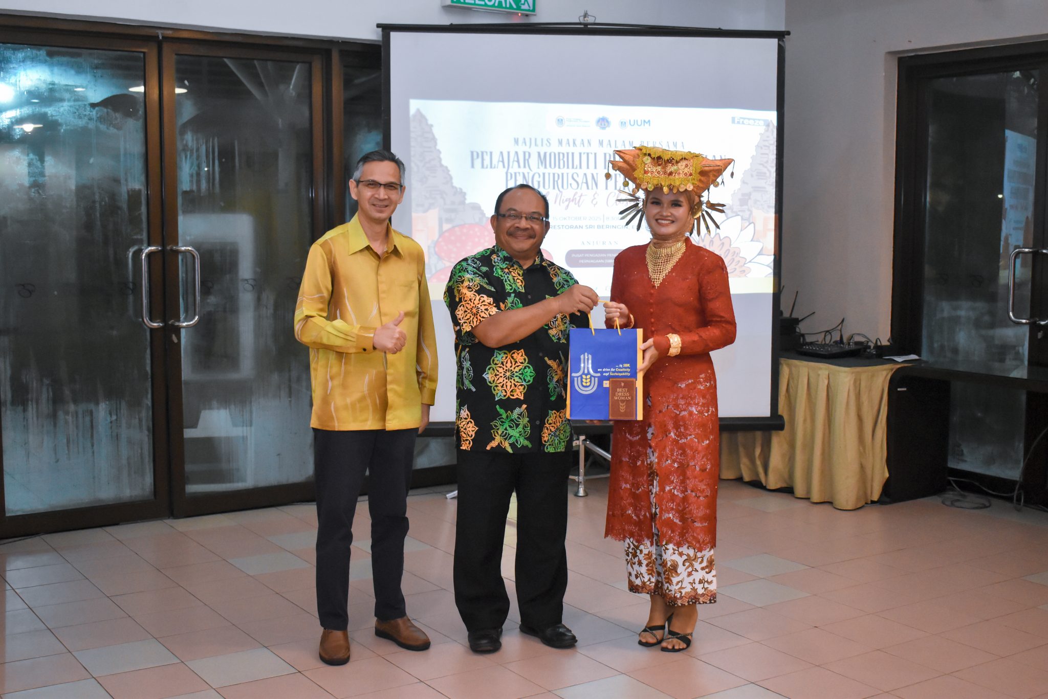 Pelajar UNP dan SBM rai kepelbagaian budaya – UUM TODAY