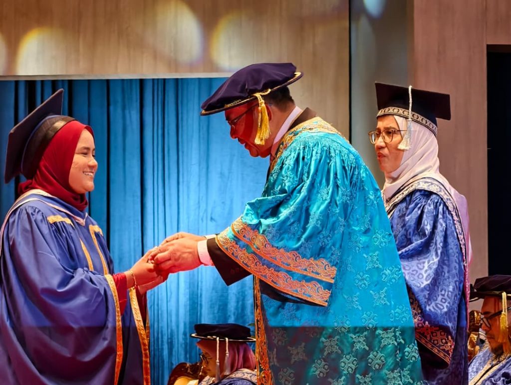 788 Graduates of Session Nine Bring the UUM 38th Convocation Ceremony ...