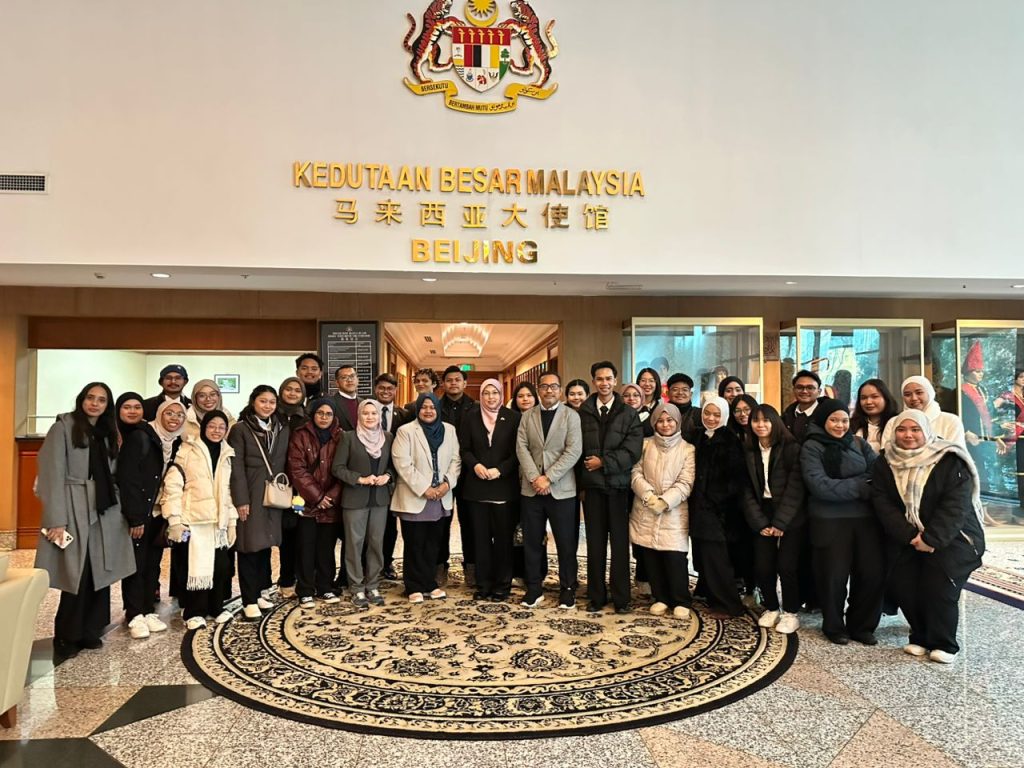 Delegasi SoIS perkukuh jaringan akademik antarabangsa di universiti ...