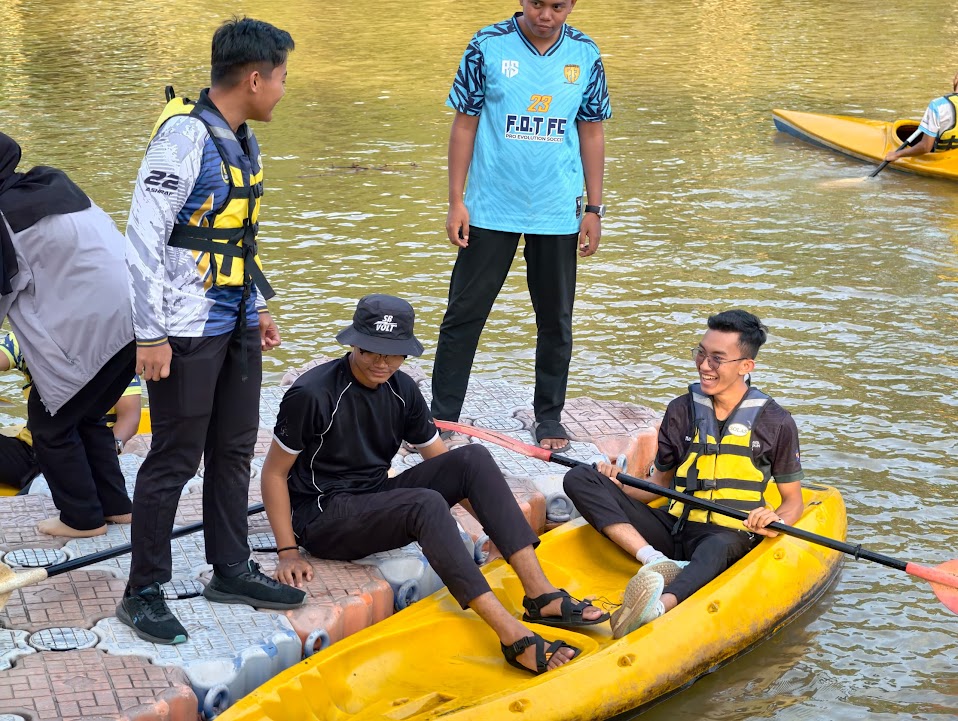 KSG’s Canoe Day 2026 eratkan hubungan ahli Kelab Sejarah Gunaan – UUM TODAY