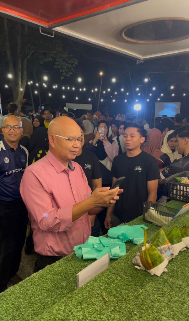 Vice-Chancellor Visits INASIS Off-Campus Entrepreneurship Site in ...