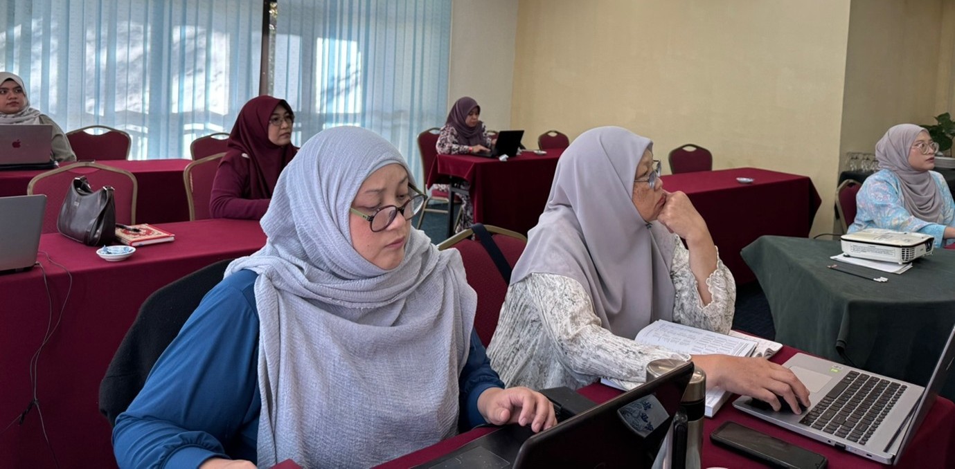 SLCP perhebat persediaan pelaksanaan Beyond Borders English Programme ...