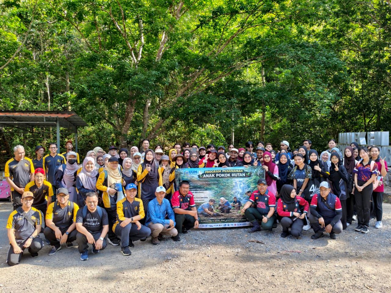 Program Hijaukan Alam, Lestarikan Kehidupan: Penanaman Anak Pokok Hutan ...