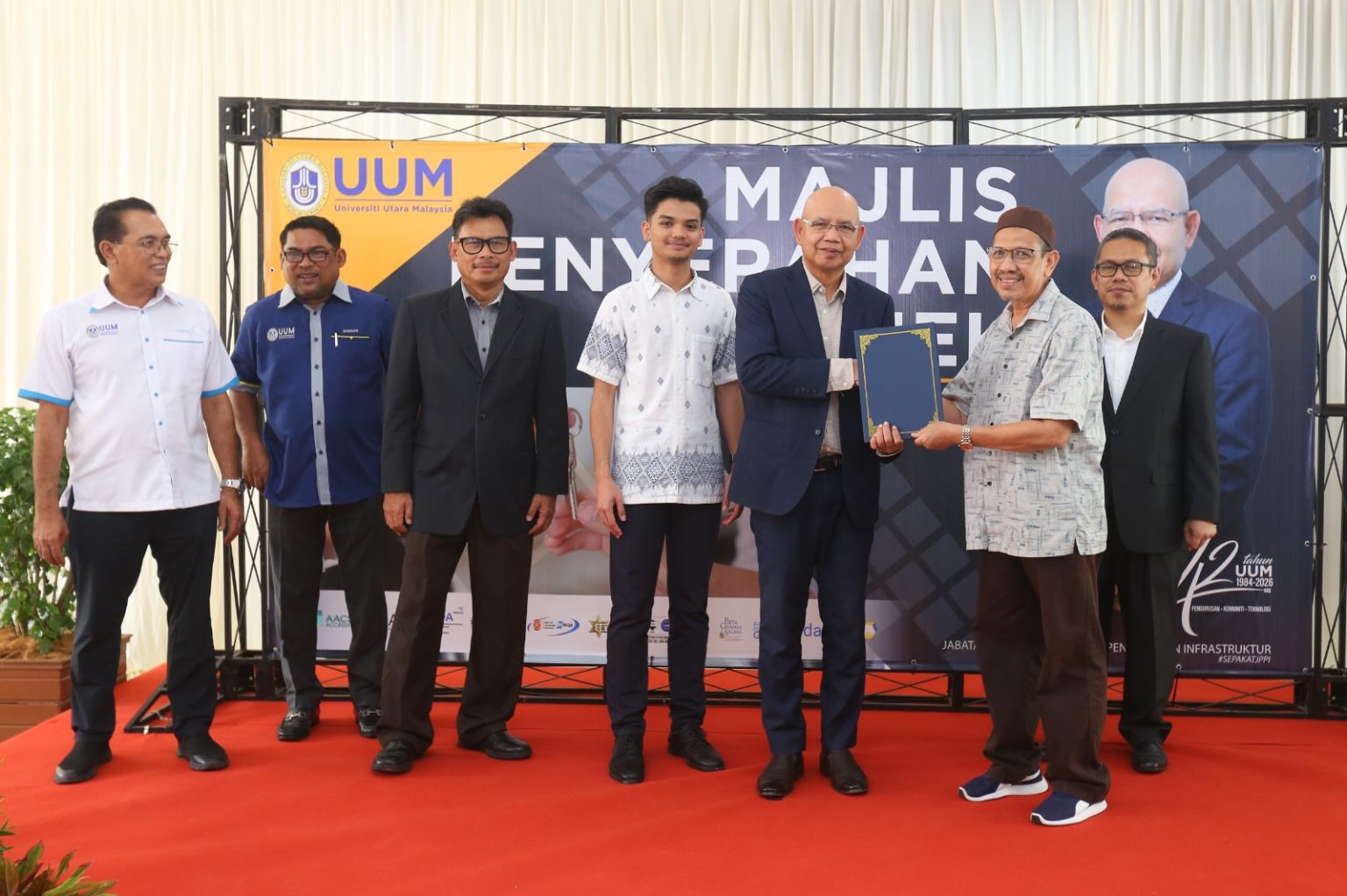 UUM’s Hijau Kuning Cafeteria Unveils a Fresh New Look, Reviving a ...