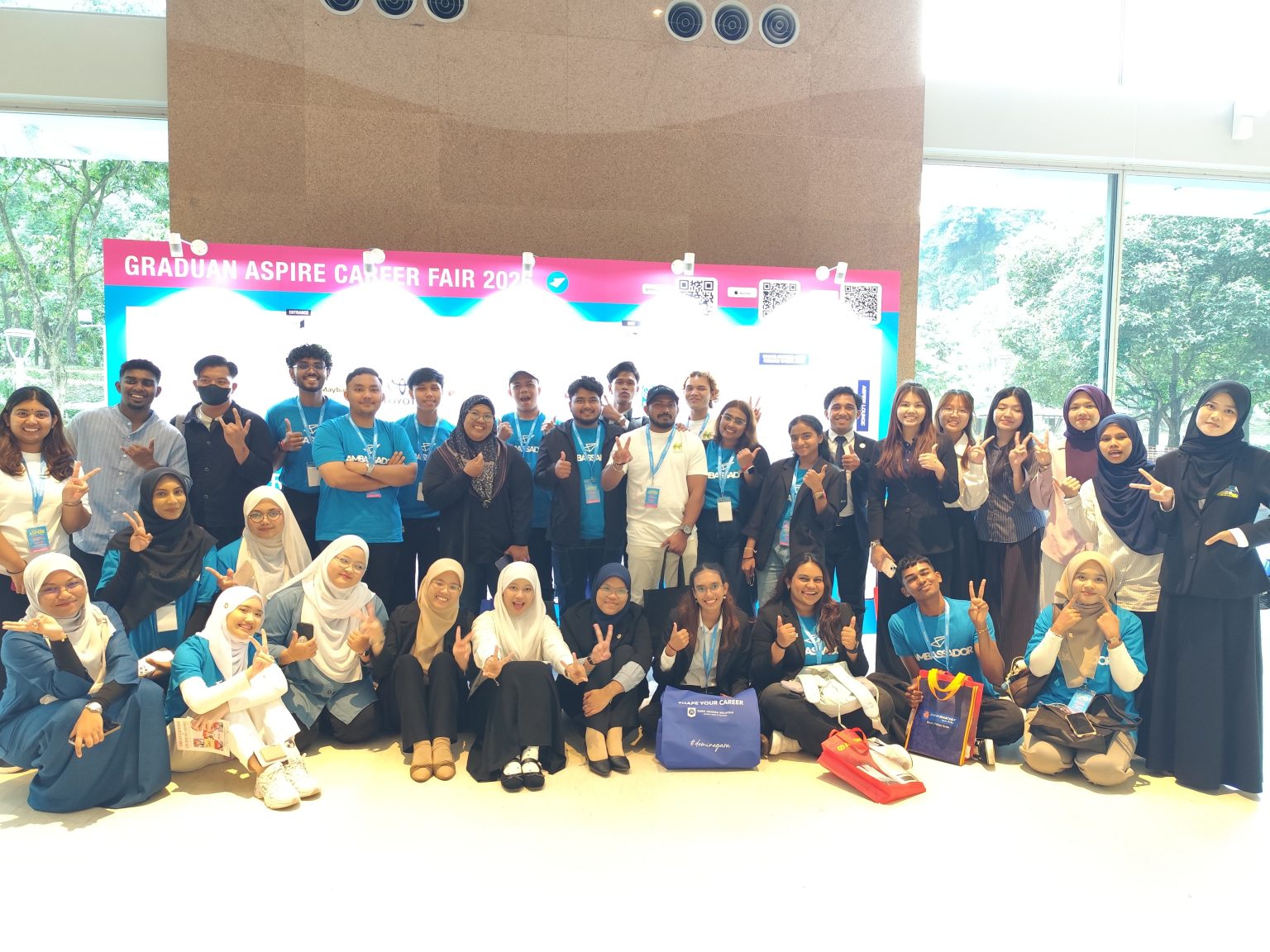 Pelajar UUM buktikan daya saing di Graduan Aspire Career Fair 2026 ...